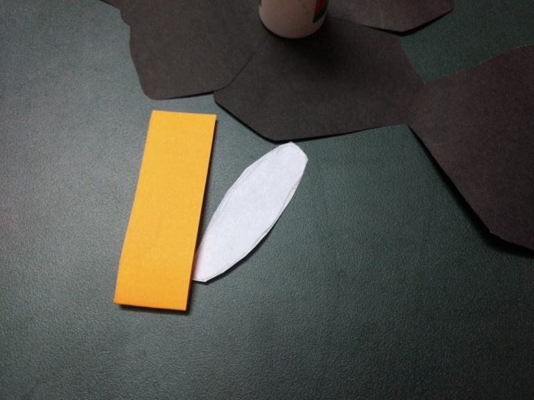 Construction Paper Crafts: DIY Paper Butterfly (14 Step Pictures)